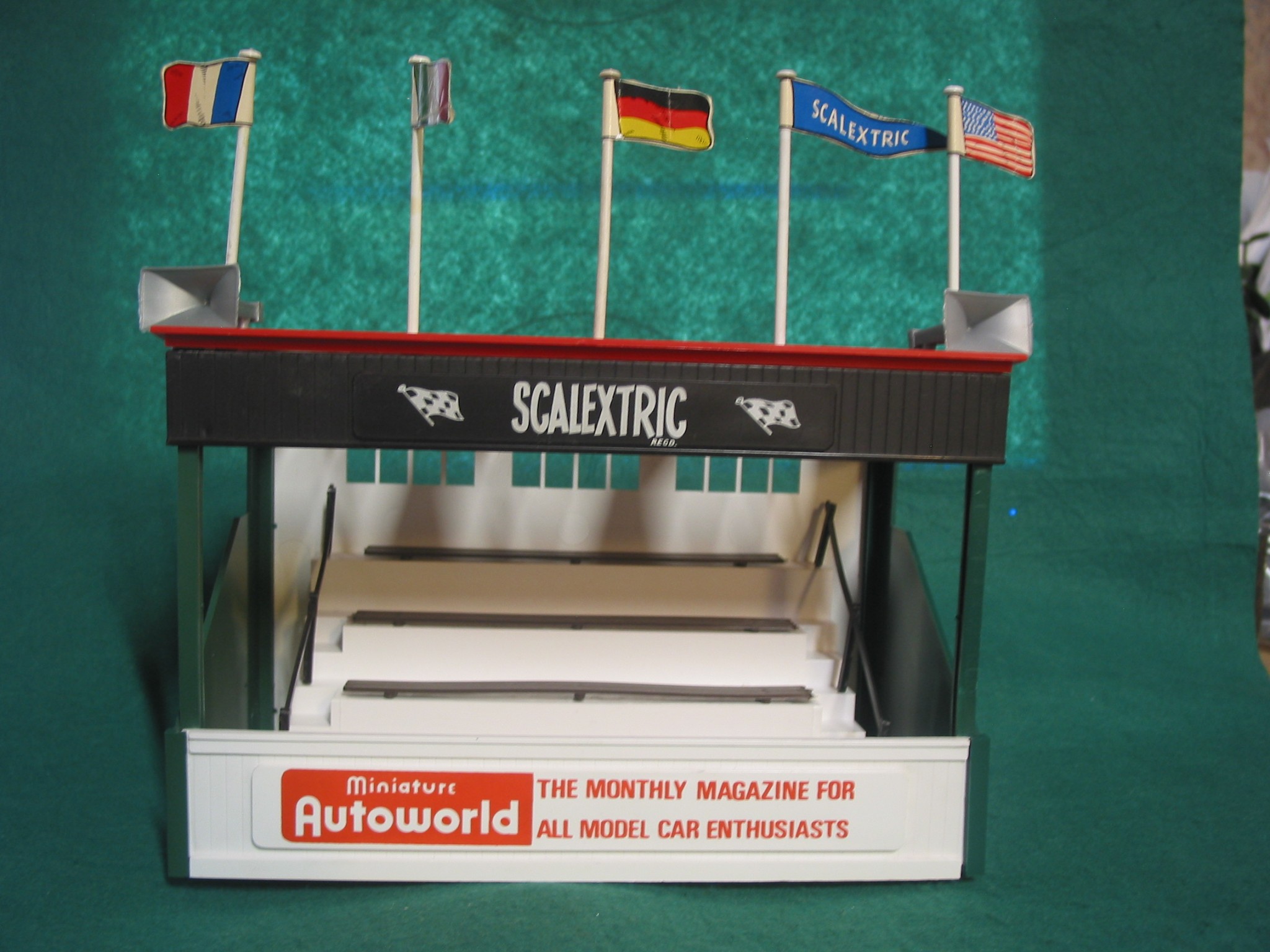 SCALEXTRIC VINTAGE A/209 GRANDSTAND Miniature Autoworld THE MONTHLY ...
