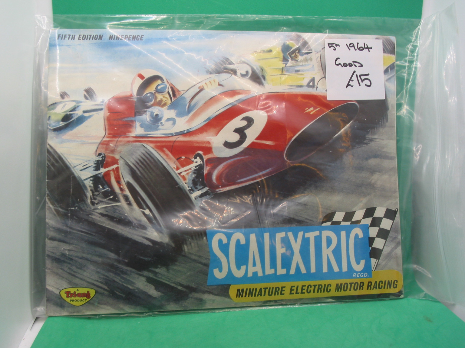 VINTAGE SCALEXTRIC CATALOGUE 5TH 1964 GOOD CONDITION - Scale Models