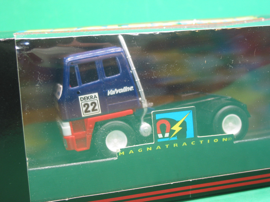 SCALEXTRIC C2071 VALVOLINE TRUCK #22 MINT UNUSED BOXED WITH MINT ...