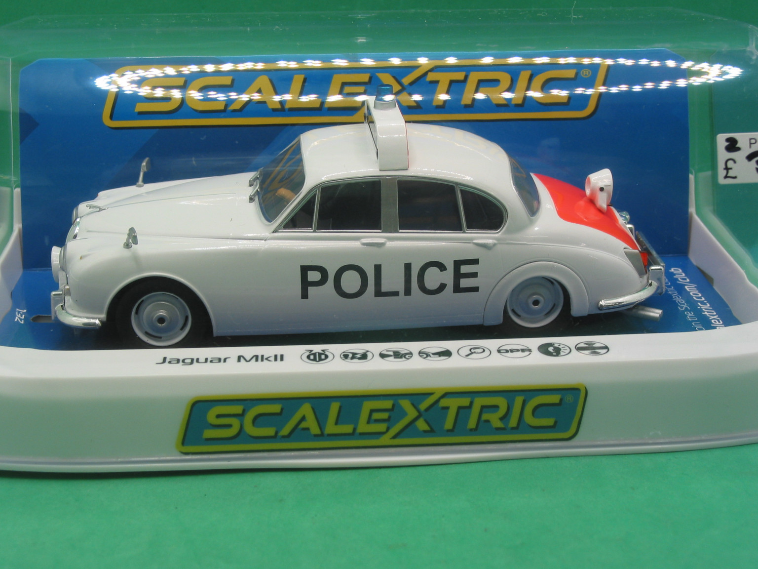 SCALEXTRIC C4420 JAGUAR MKll POLICE EDITION - Scale Models