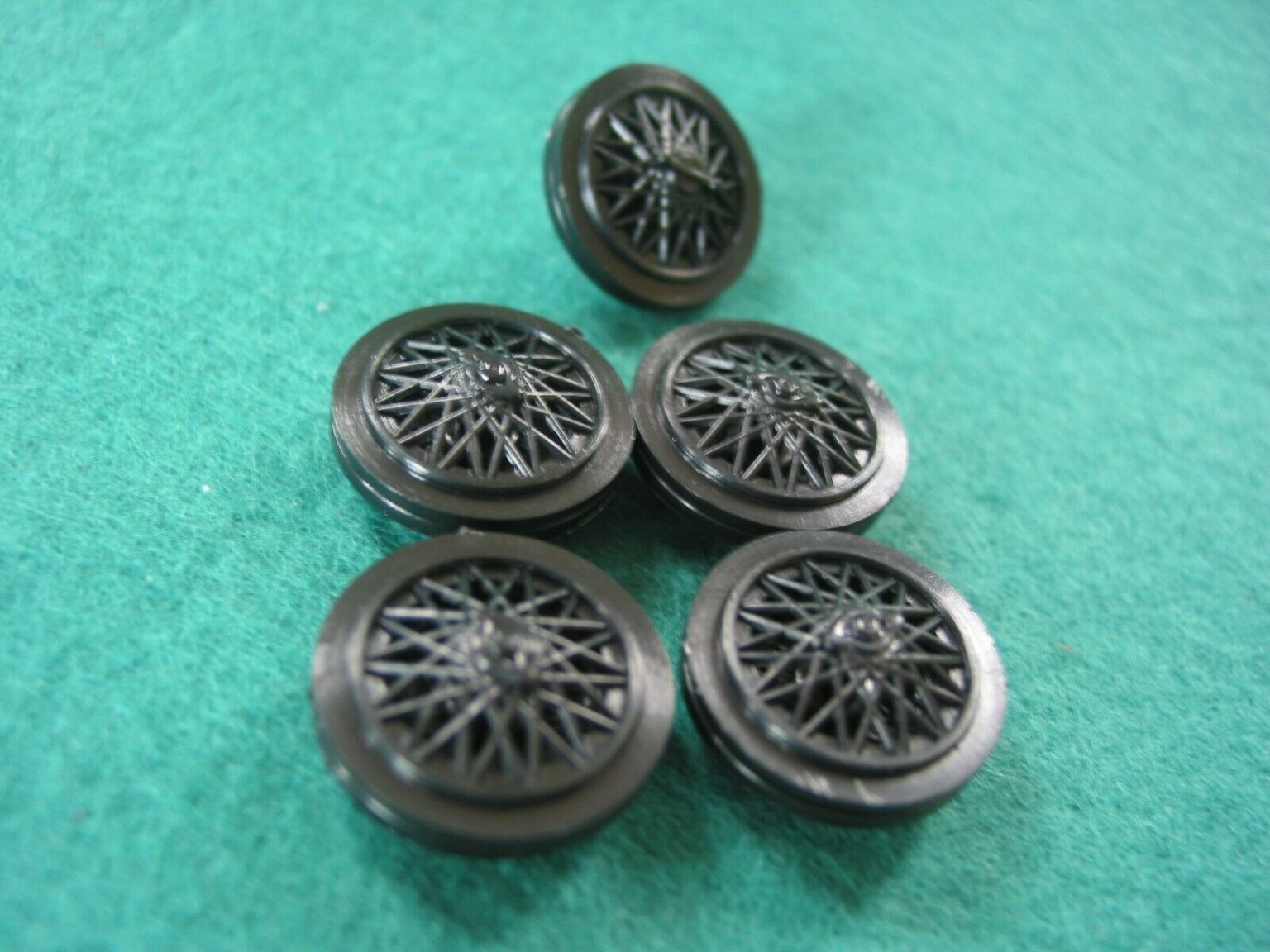 RL101 REPRODUCTION Scalextric C64 BLACK BENTLEY WHEELS X 4 + SPARE NEW ...